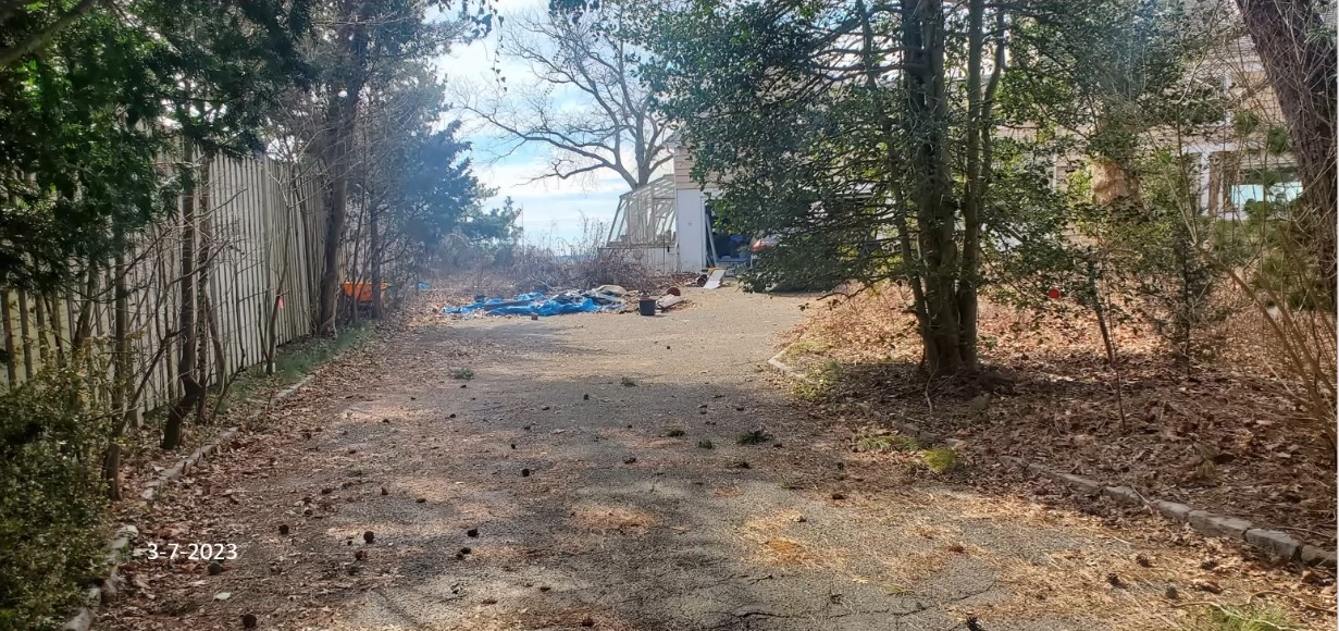 Junk in Westport driveway: First World problem or blight? | Westport ...