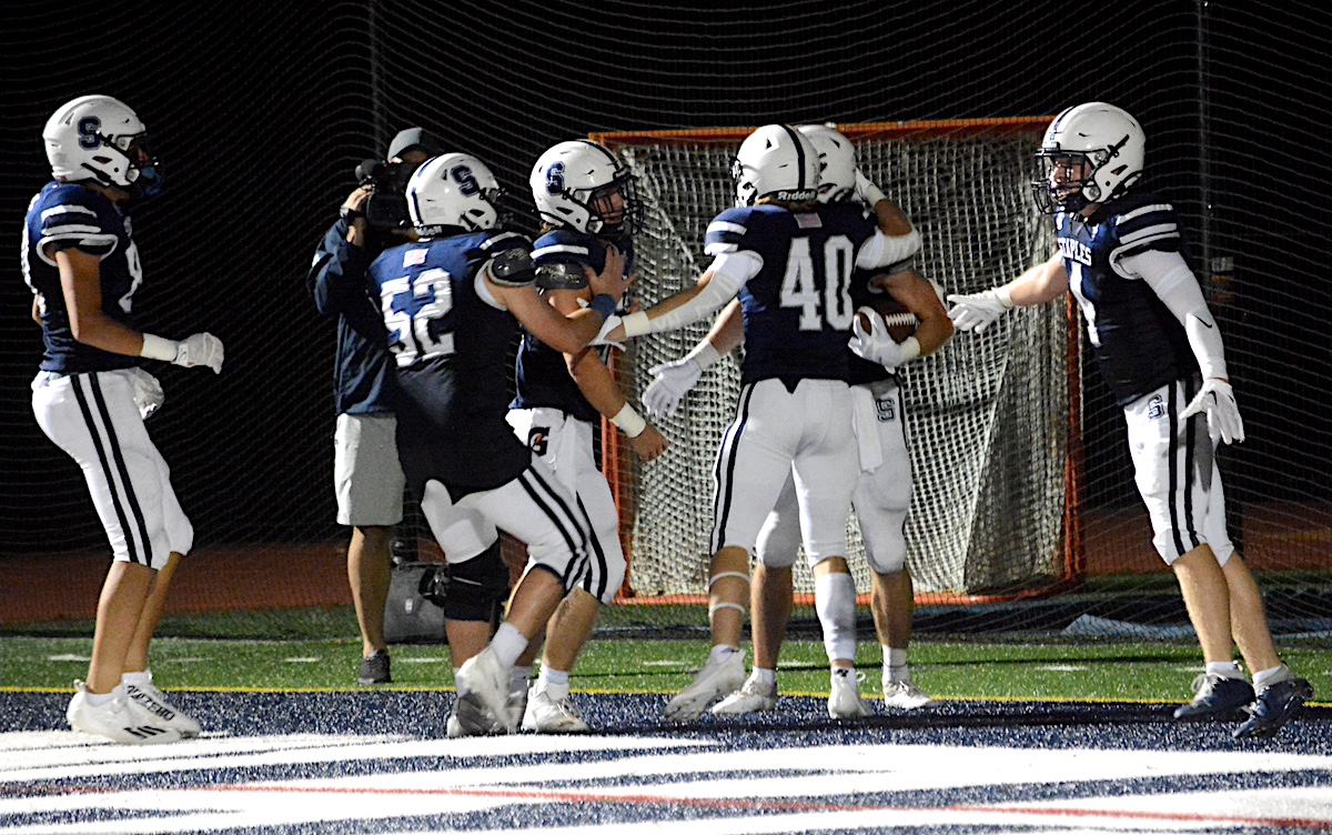 Staples soars into state football championshp game | Westport Journal