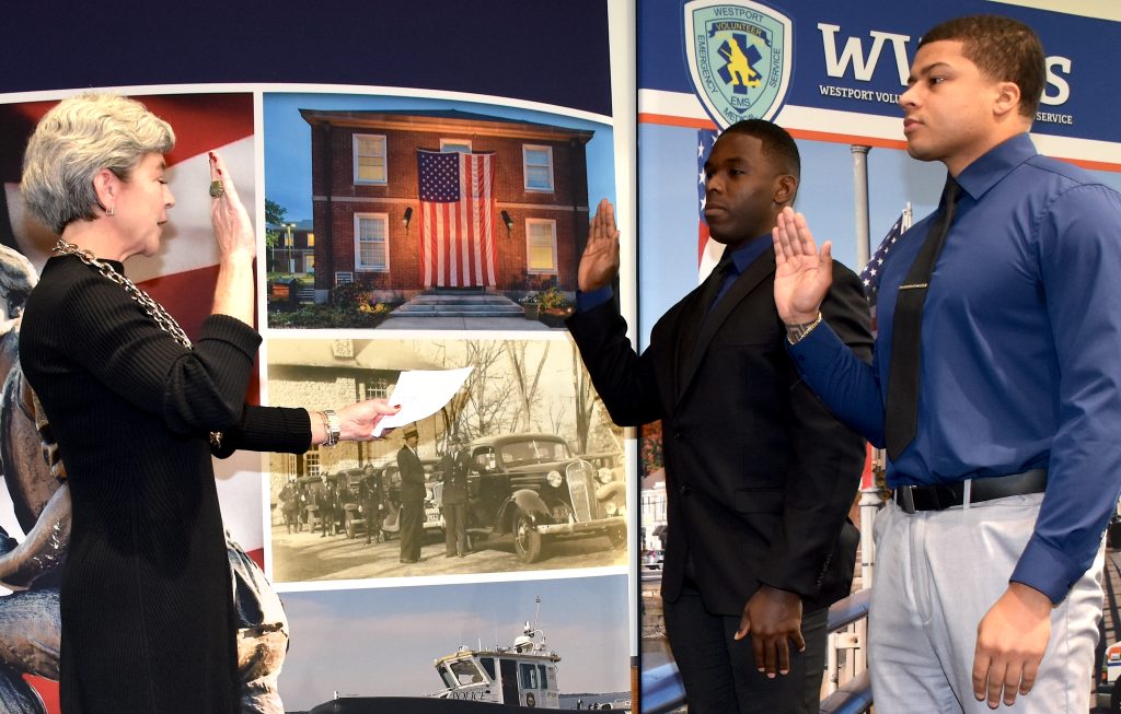 Two new police officers sworn in | Westport Journal