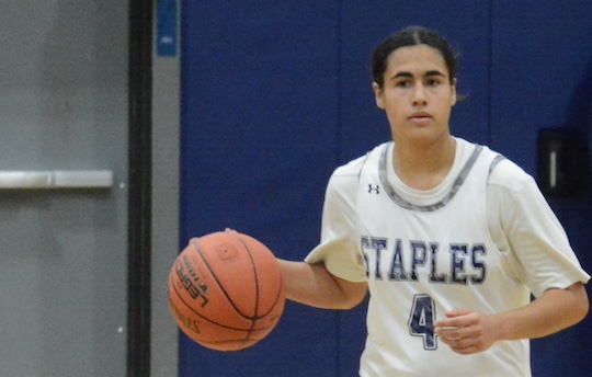 Staples girls ‘steal’ basketball win over Darien | Westport Journal