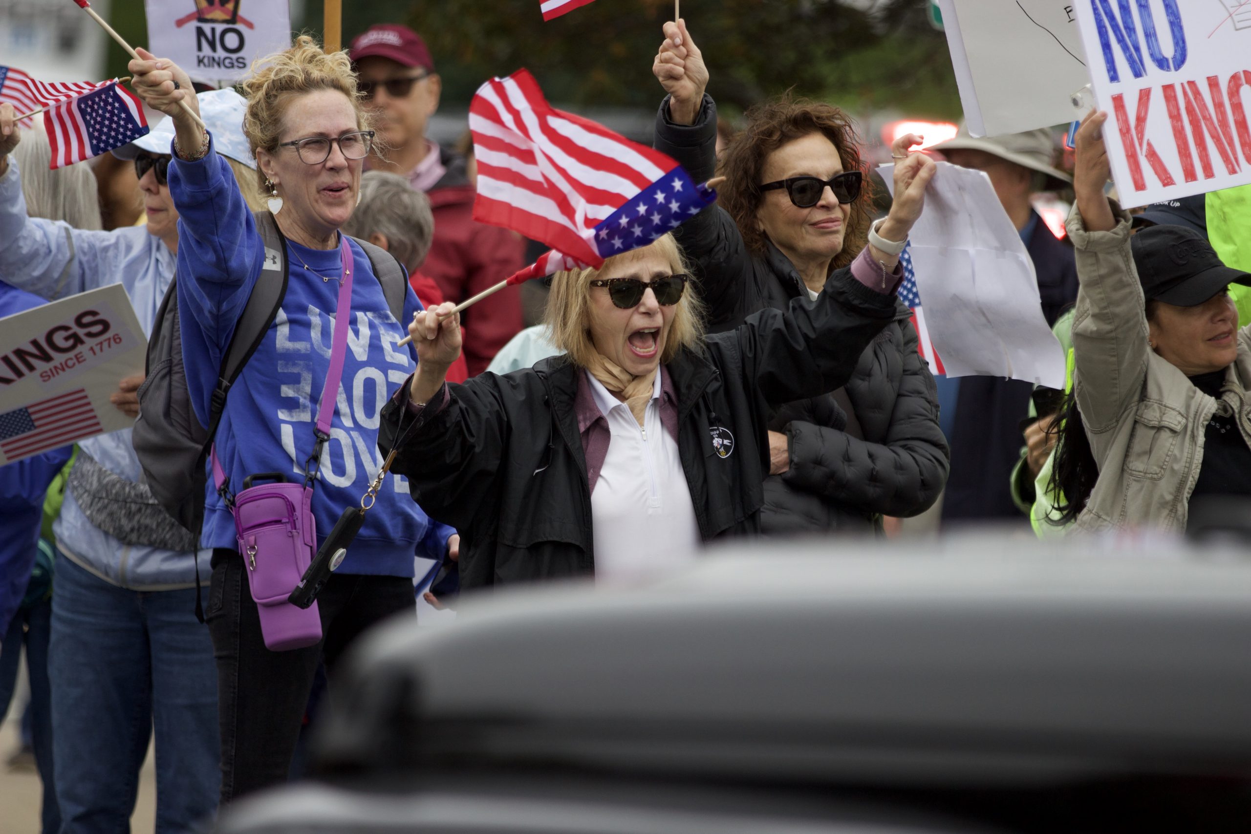 'No Kings' protest draws 2,000 to downtown Westport | Westport Journal