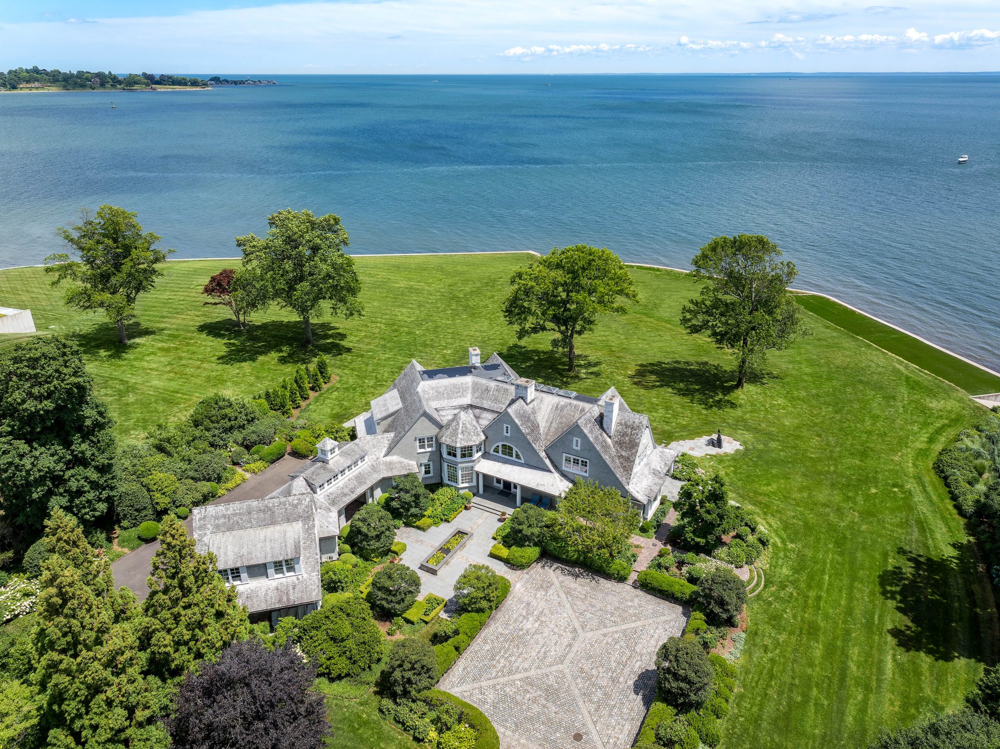 Westport's biggest sale: five Beachside Ave. lots total $54 million