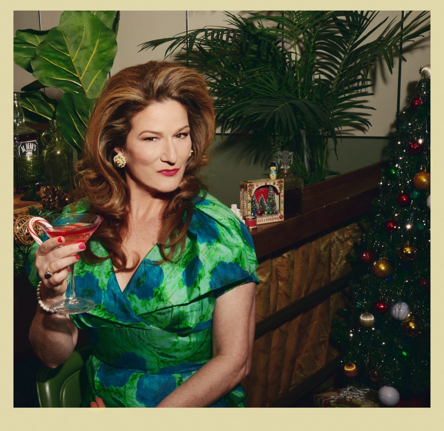 Ana Gasteyer Brings ‘Sugar & Booze Holiday Spectacular’ to WCP